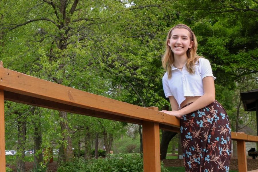Sophomore Lauren Holzwarth Repurposes Unwanted Clothes – FHNtoday.com